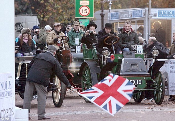London to Brighton Vintage Car Race 2010 | Amusing Planet